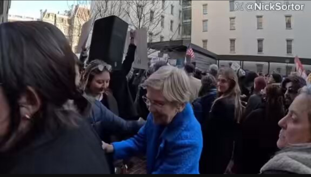 Journalist Accuses Elizabeth Warren of Assaulting Him – Here’s the ...